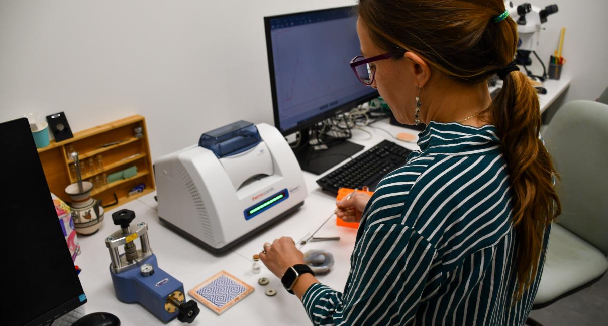 The Ceramic Petrography Laboratory | The Sonia & Marco Nadler Institute ...